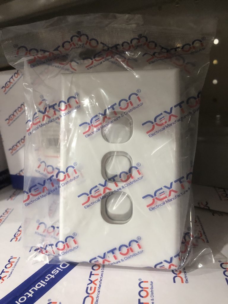 10A 3 GANG SWITCH DEXTON DXWS3 – Aborama Electrical Services